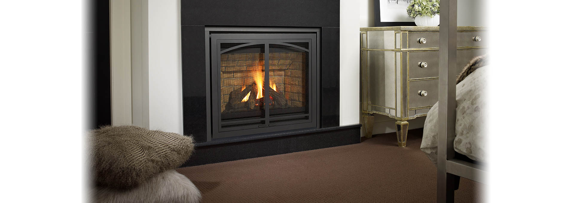 P33 Small Traditional Gas Fireplace | Regency